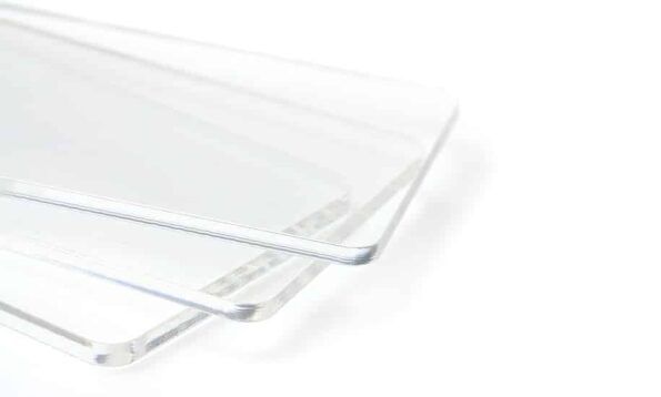 Plexiglas sur mesure : tout ce qu’il faut savoir | Efnudat